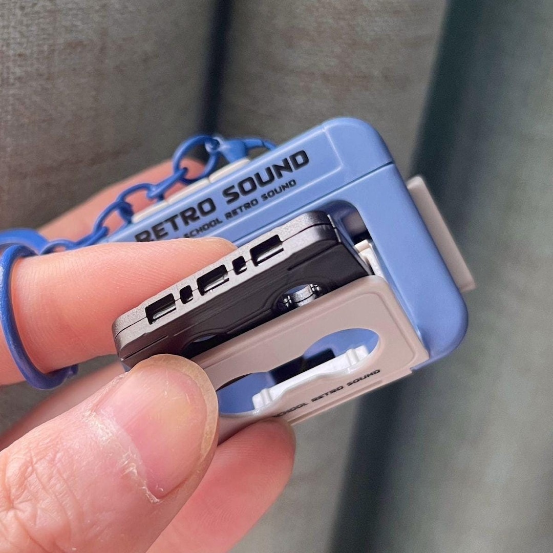Retro Recordable Cassette Recorder Keychain - Mini Music Box With ...