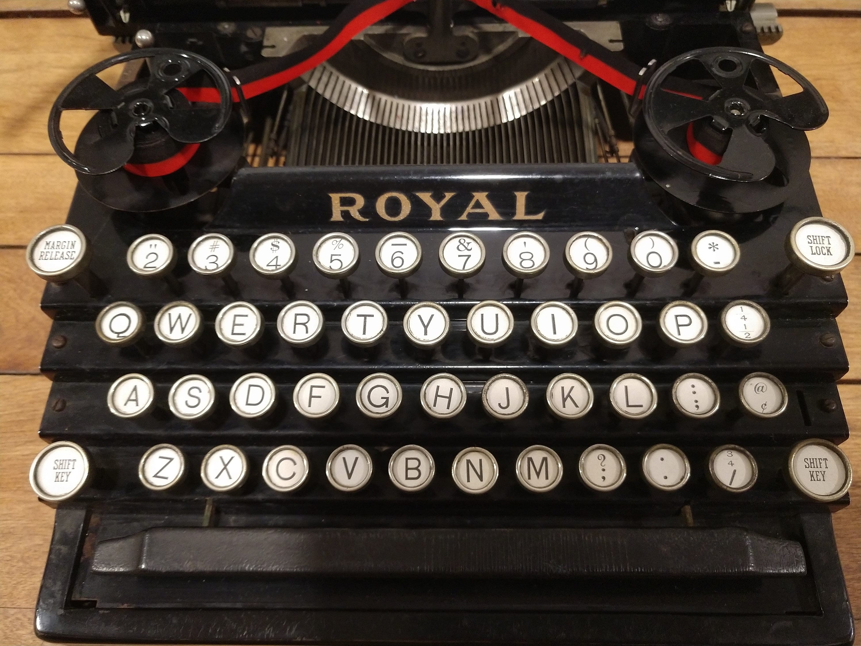 Royal Typewriter, Vintage Typewriter 1 Serial Number 51206, 1900's ...