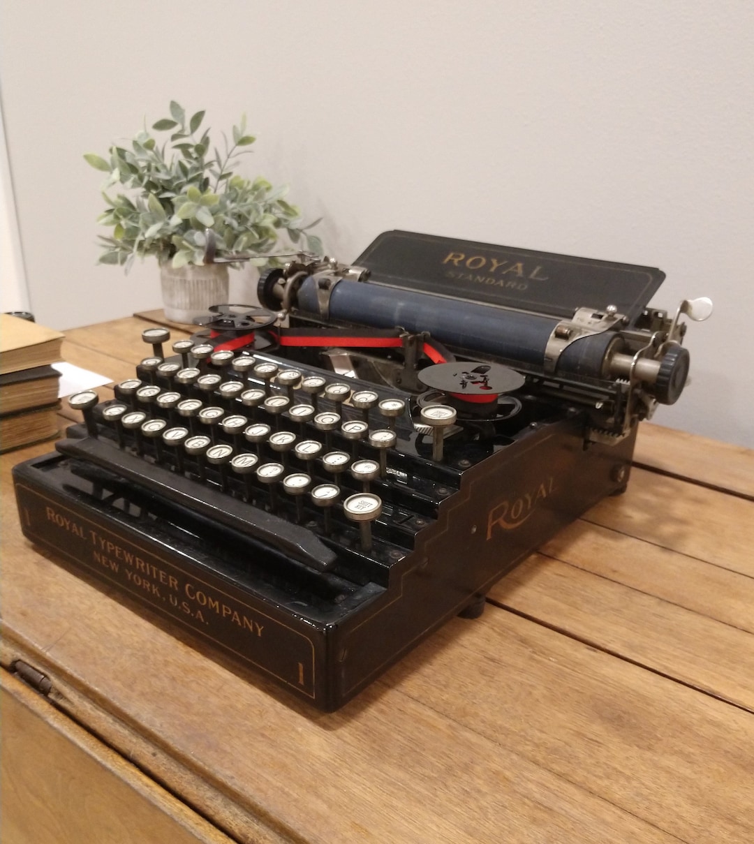 Royal Typewriter, Vintage Typewriter #1 - Serial Number 51206, 1900's ...