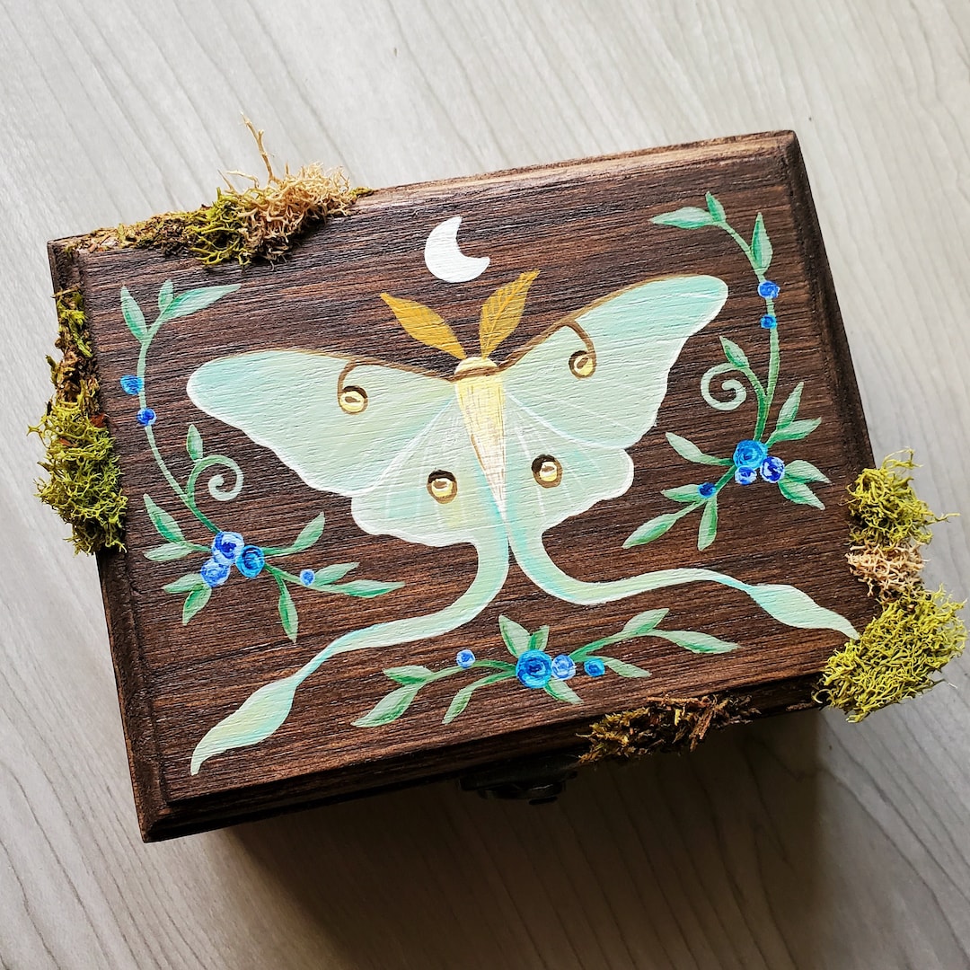 Hidden Gem Box: Luna Moth Crystal Trinket Box Witchcraft Cottagecore ...