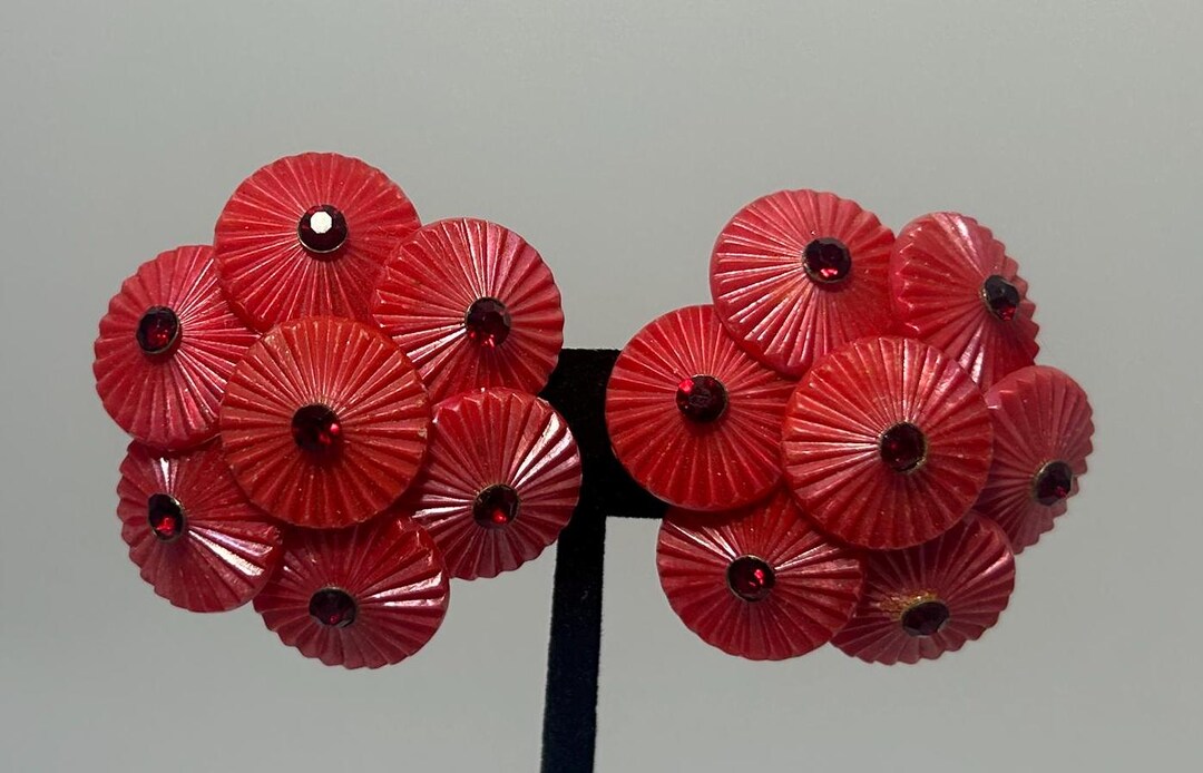Vintage Large Red Plastic Flower Cluster Style Clip on Earrings - Etsy