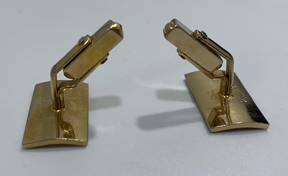 Vintage SWANK Curved Rectangle with Lines Gold Tone C… - Gem