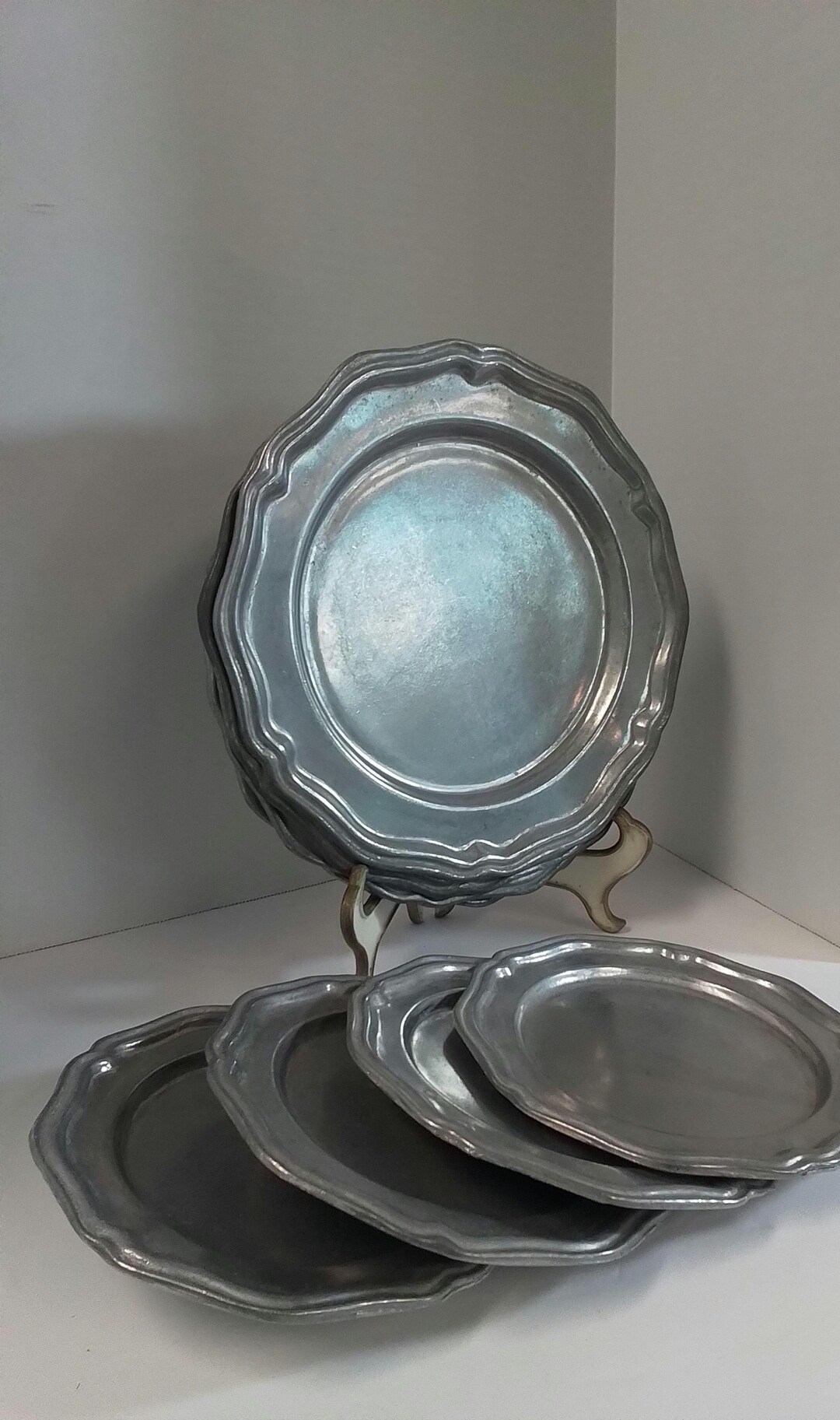 8 Piece Crown-castle Limited Pewter Dishware. 4 Dinner Plates. 4 Salad ...