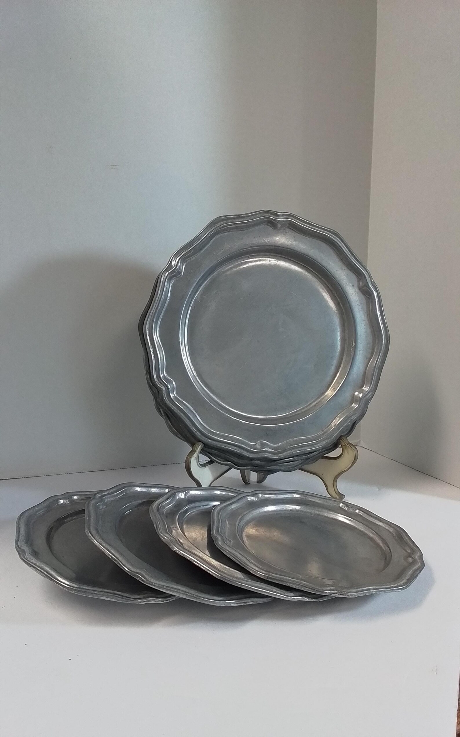 8 Piece Crown-castle Limited Pewter Dishware. 4 Dinner Plates. 4 Salad ...