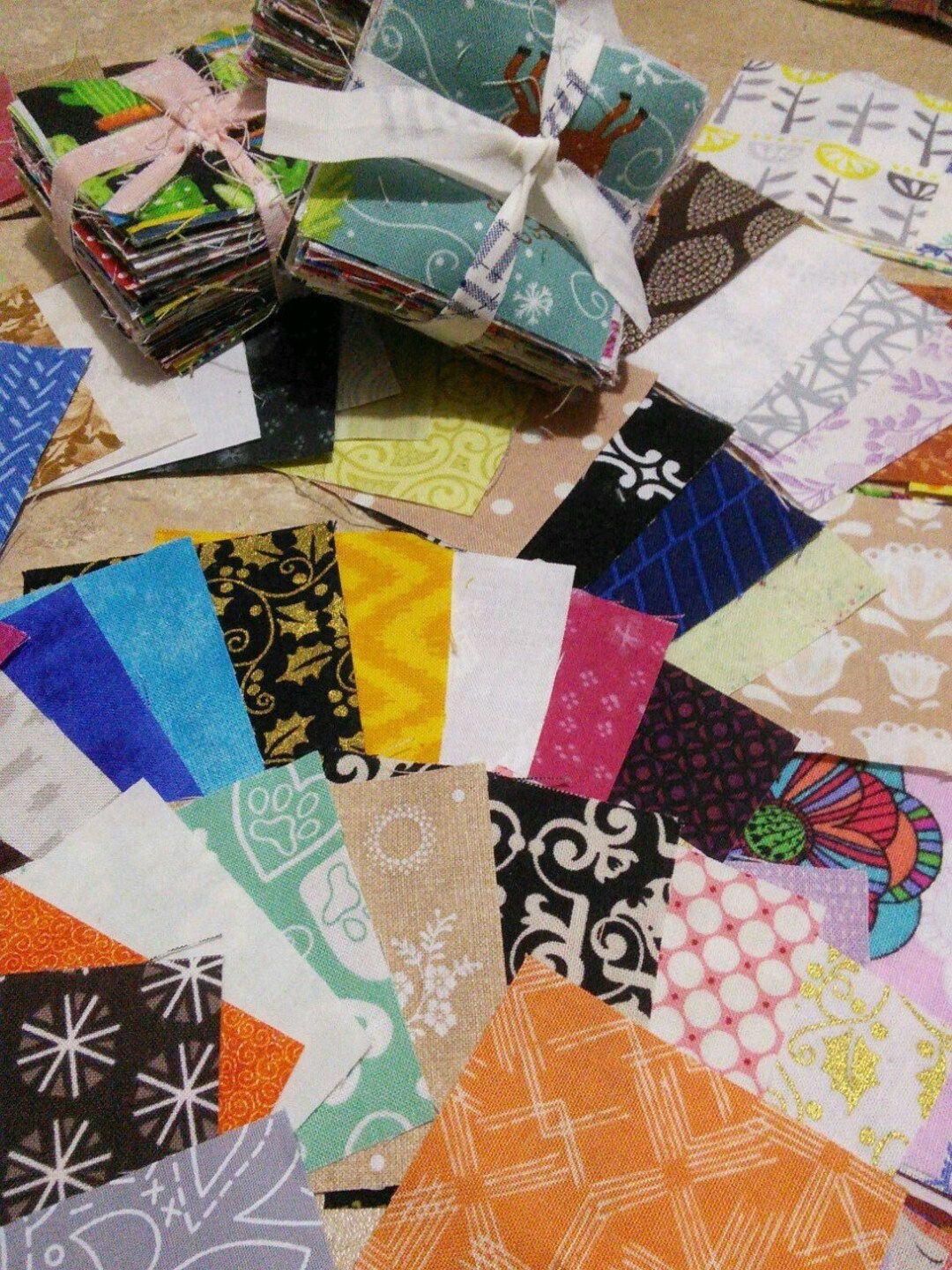 MINI CHARM PACK, 100 Squares of 2 1/2 Inches, 100% Cotton, Precision ...