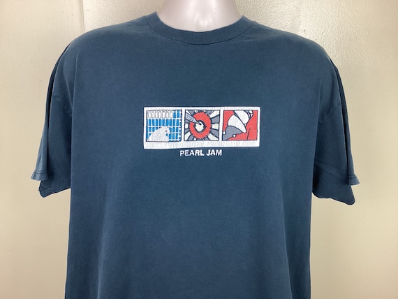 Vtg 1996 Pearl Jam Concert T-shirt Black XL 90s Grunge Vtg 1996 Pearl Jam Concert T-shirt Black XL 90s Grunge
