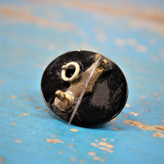 Victorian Angel Skin Coral & Jet Cameo Mourning Pin - Gem