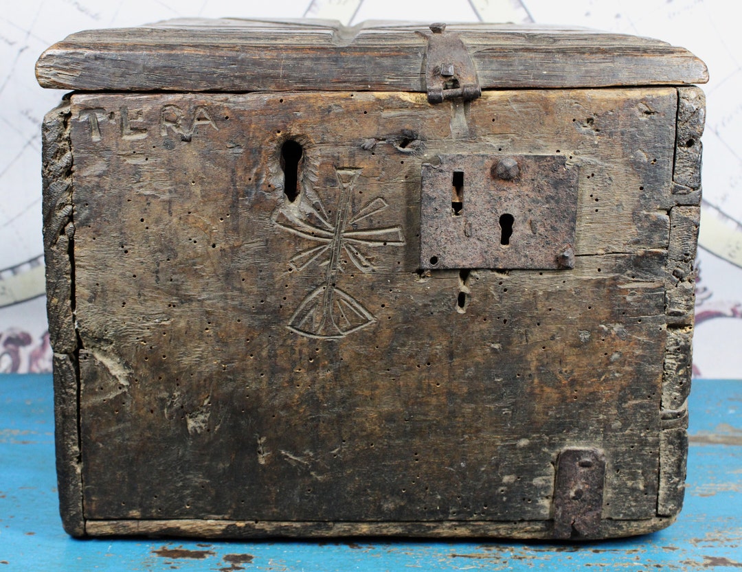 17th Century Ossuary Box - Etsy
