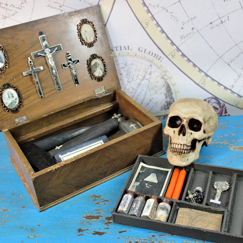 Vampire Hunting Kit - Etsy