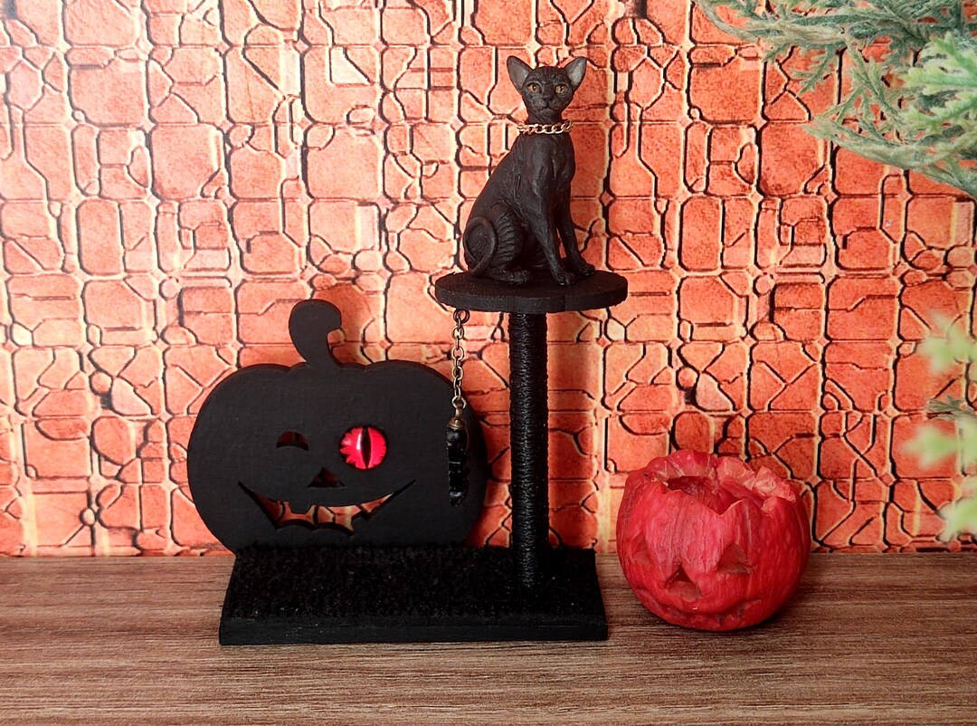 Miniature Cat Scratching Post for Halloween Dollhouse, Gothic Style, 1: ...
