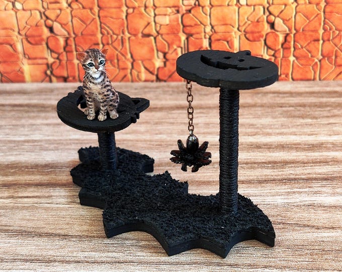 Miniature Cat Scratching Post for Halloween Dollhouse, Gothic Style, 1: ...