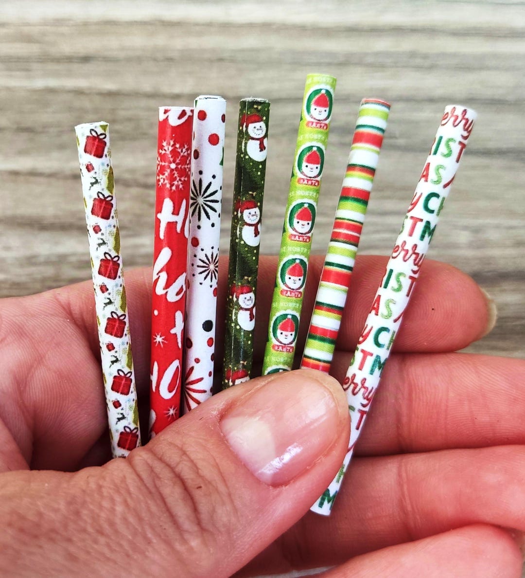 Miniature Christmas Wrapping Paper 1:12 Set of 7 Pieces, Dollhouse ...