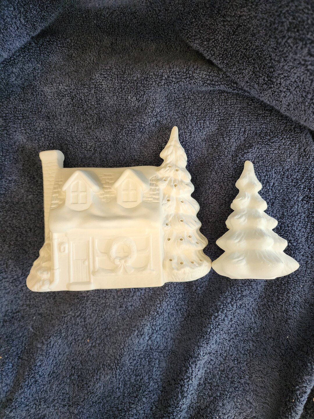 Glenview C86 Christmas Scene Light up With Extra Tree - Bisque (ready ...