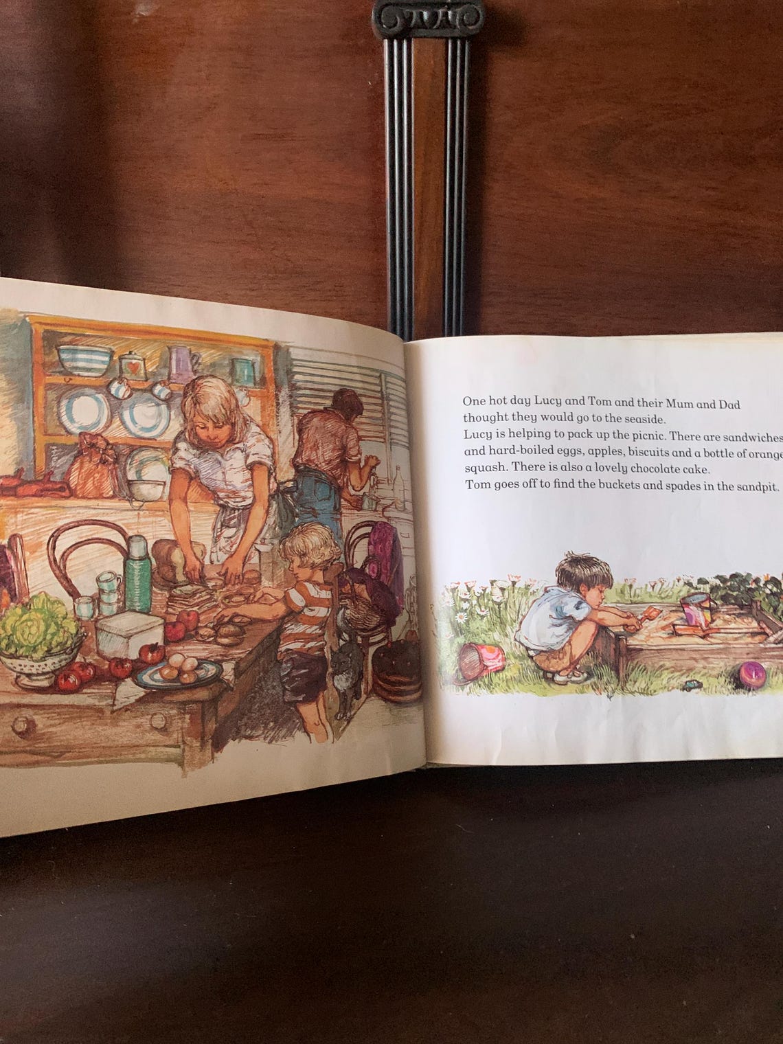 Vintage, 1992, Lucy and Tom at the Seaside, Shirley Hughes, Illustrated ...