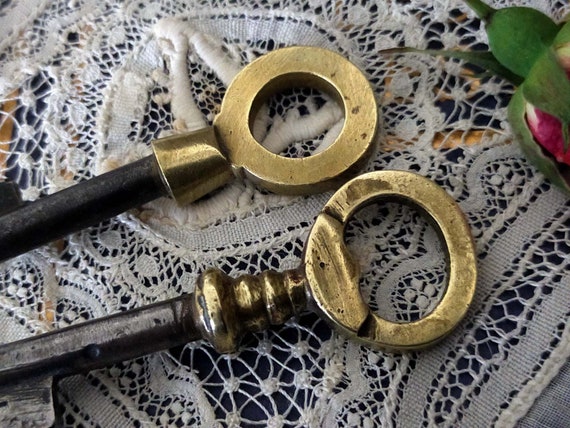 Antique French Keys,Skeleton Keys.Set of 2pcs,Bronze,… - Gem