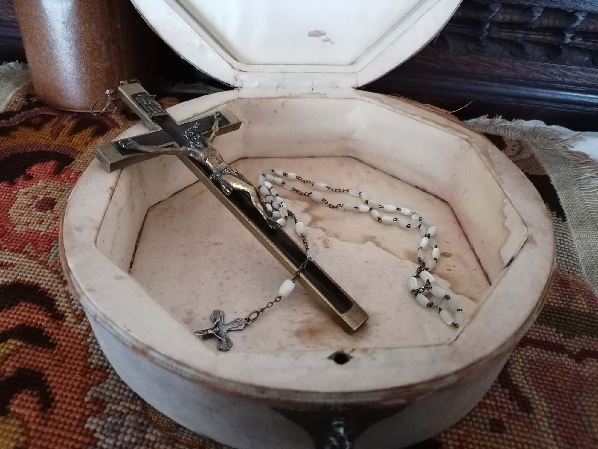 Rare Religious Objectold Religious Storage.antique Religious Box ...