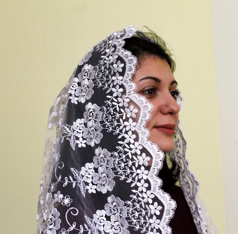 White Lace Mantilla Veil Scarf: Catholic Chapel Head Covering - Etsy