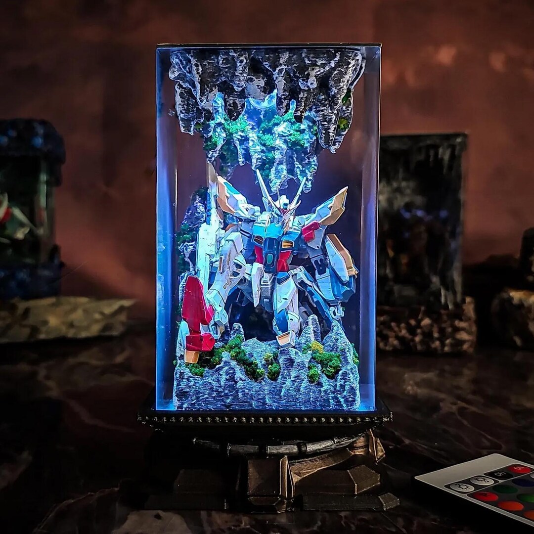 Strike Freedom Gund.am Epoxy Resin Lamp, Gundam in Deep Cave Resin Lamp ...