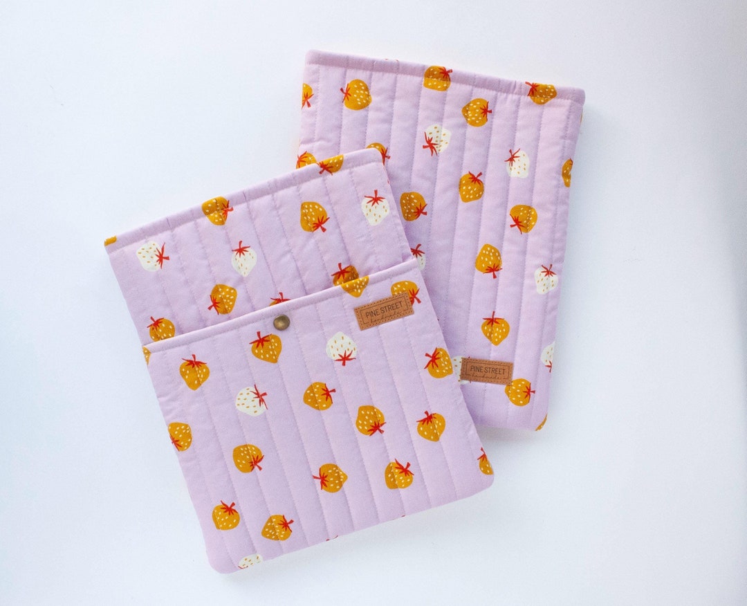 Quilted Strawberry Book Sleeve, Quilted Book Pouch, Gift for Book ...