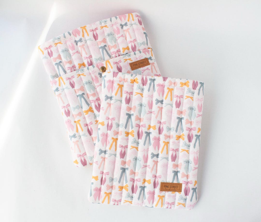 Quilted Bows Book Sleeve, Quilted Book Pouch, Gift for Book Lovers - Etsy