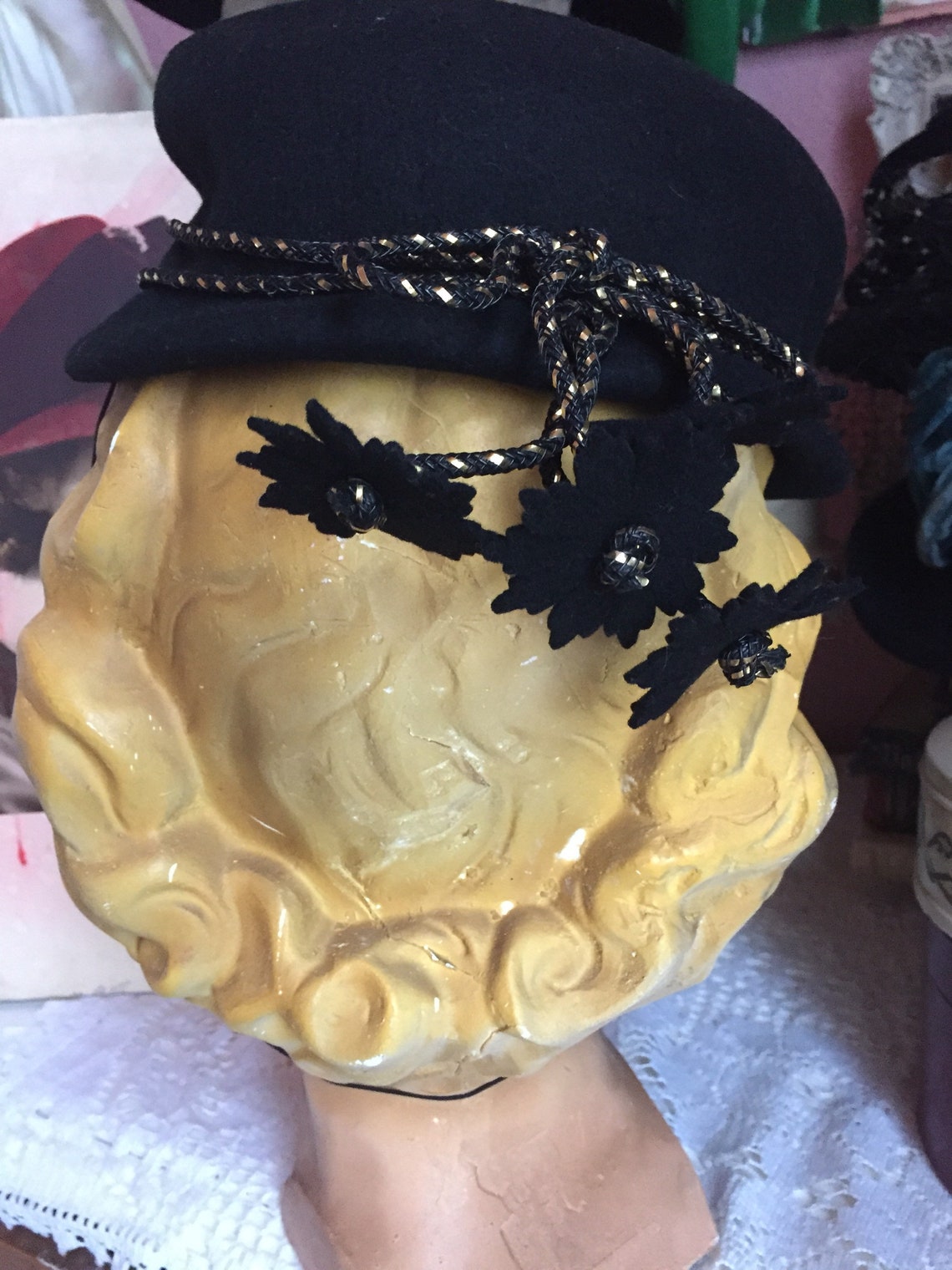 Very Stylish 1940s Perch Hat in Black Felt With Gold Braid & - Etsy UK