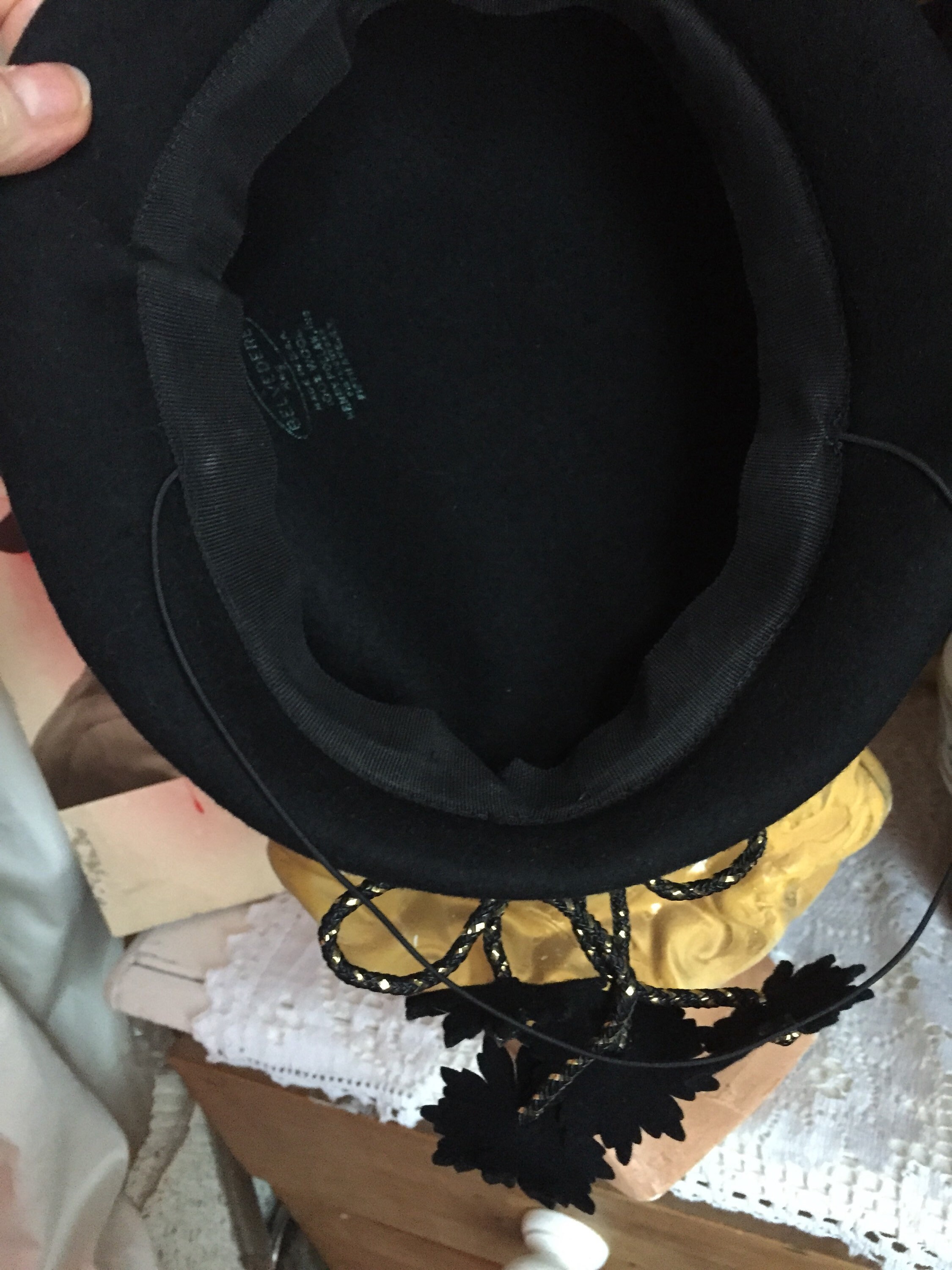 Very Stylish 1940s Perch Hat in Black Felt With Gold Braid & - Etsy UK