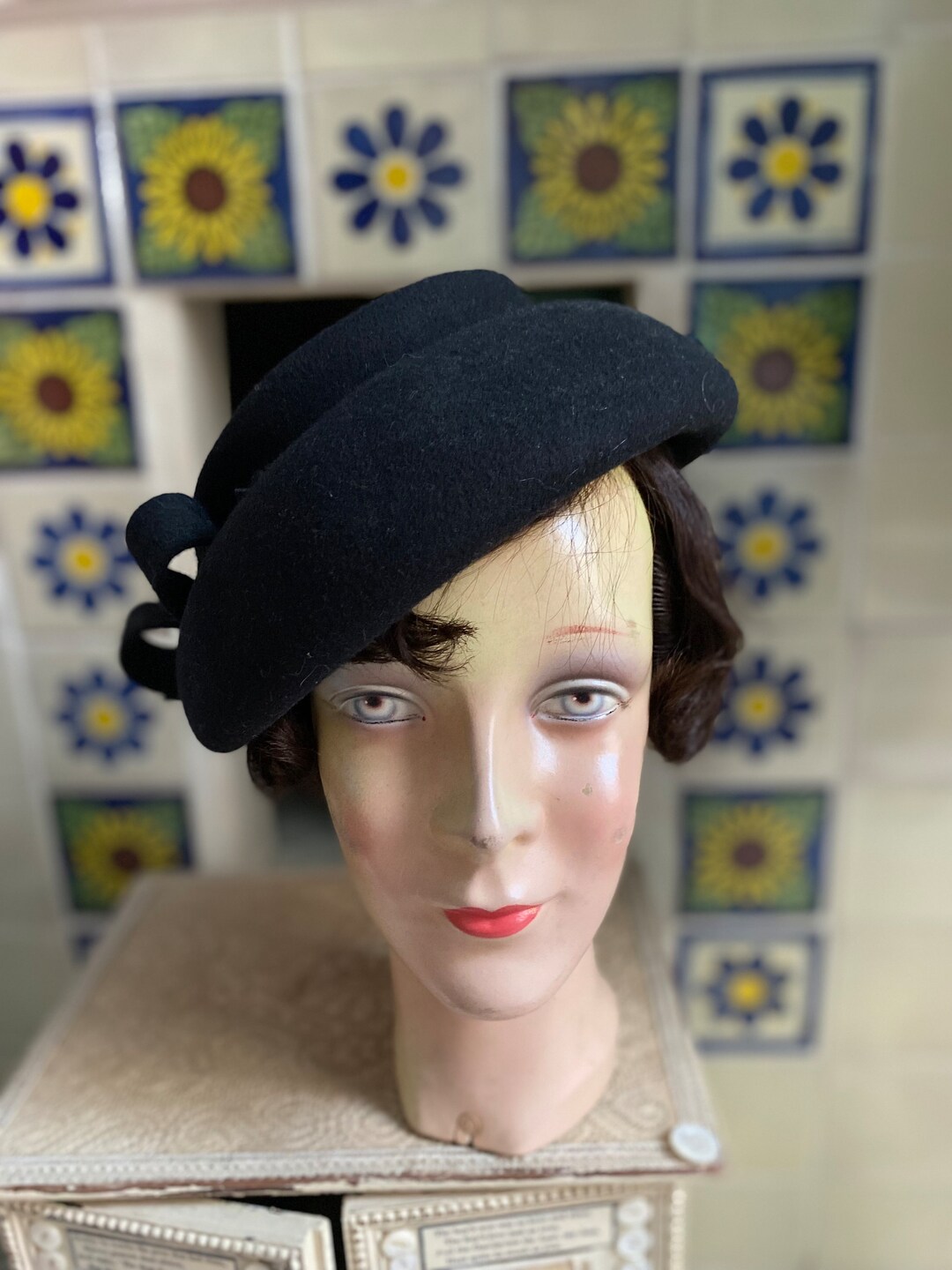 1940s Black Wool Felt Jacoll Tilt Hat With Bow. - Etsy