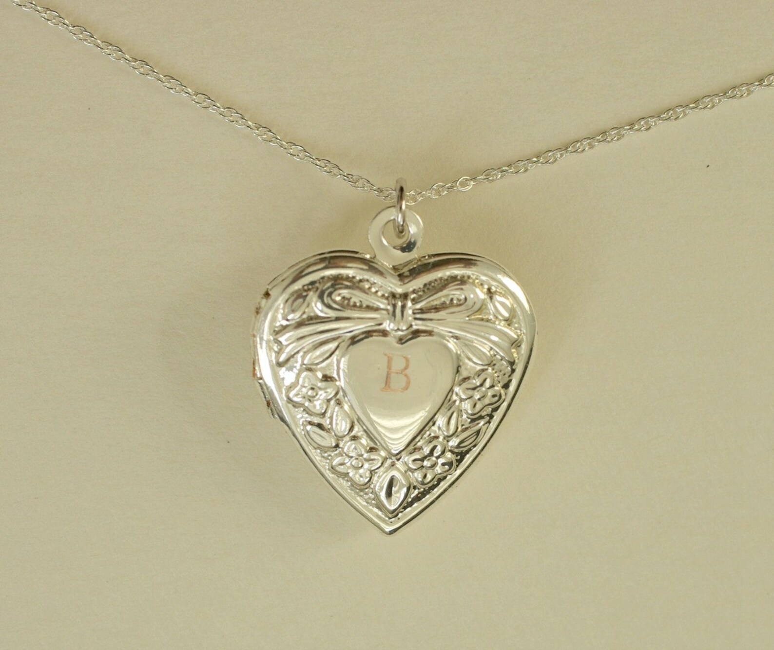 Custom Engraved Locket With Picture Personalized Heart Locket - Etsy