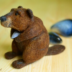 Needle Felted Toy Beaver With Shell, Handmade Wool Sculpture Beaver ...