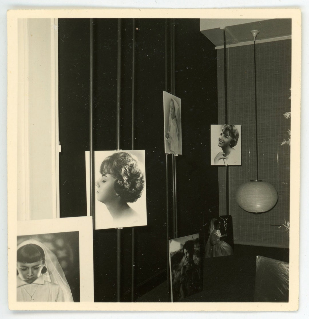 Vintage Photo 'the Portrait Room' Home Portraits, Meta Photo ...