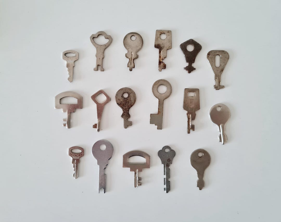 Vintage Rusty Keys Big and Small Keys Cabinet Keys Old Skeleton Antique ...