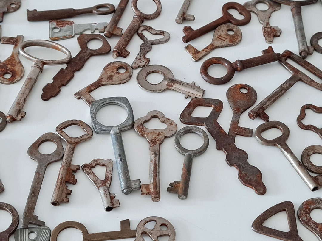 Vintage Rusty Keys Big and Small Keys Cabinet Keys Old - Etsy