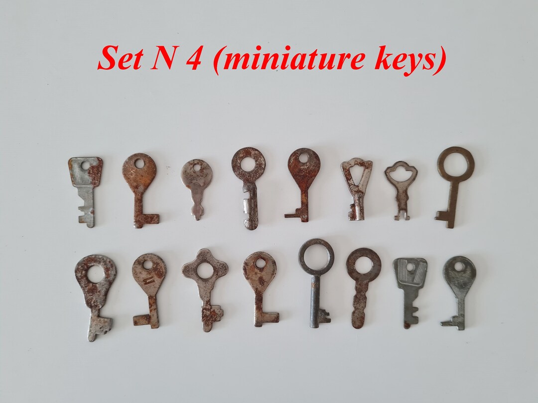 Vintage Rusty Keys Big and Small Keys Cabinet Keys Old Skeleton Antique ...