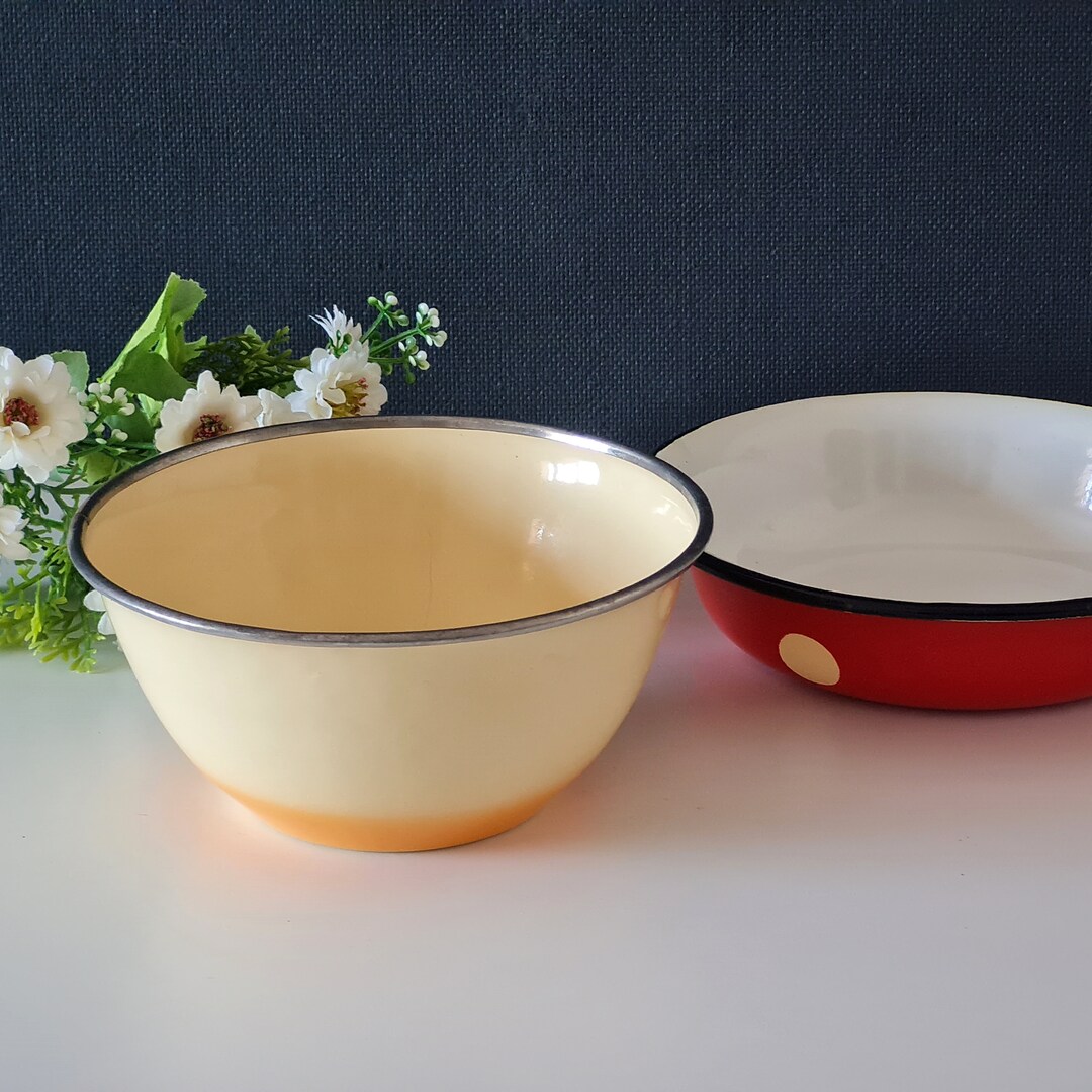 Small Vintage Enamel Bowls. Camping Bowl. Soviet Enamelware - Etsy
