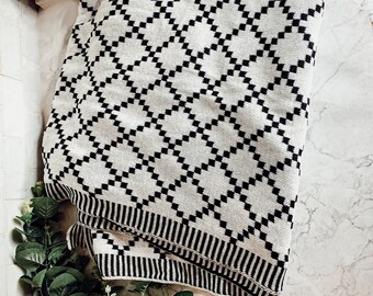 Black Geo Blanket - Etsy