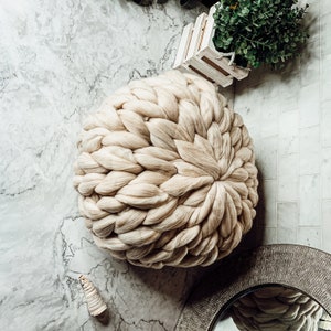 Chunky Knit Round Pillows, Handmade Vegan Friendly Chunky Knot Pillows ...