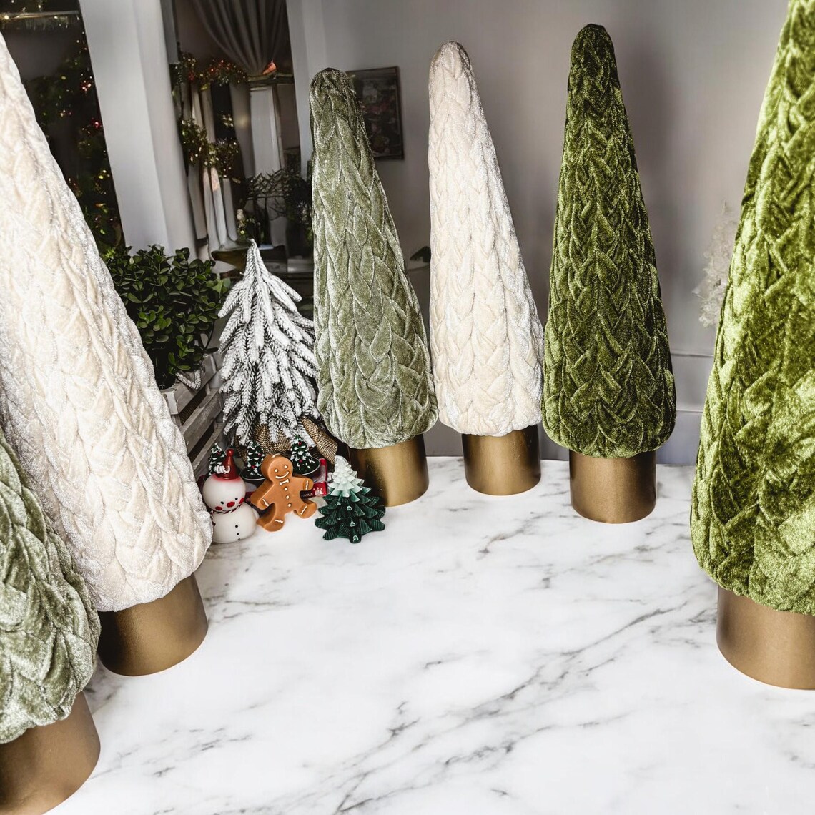 Velvet Christmas Trees, Velvet Tree Tabletop + Mantle Decor Ideas ...