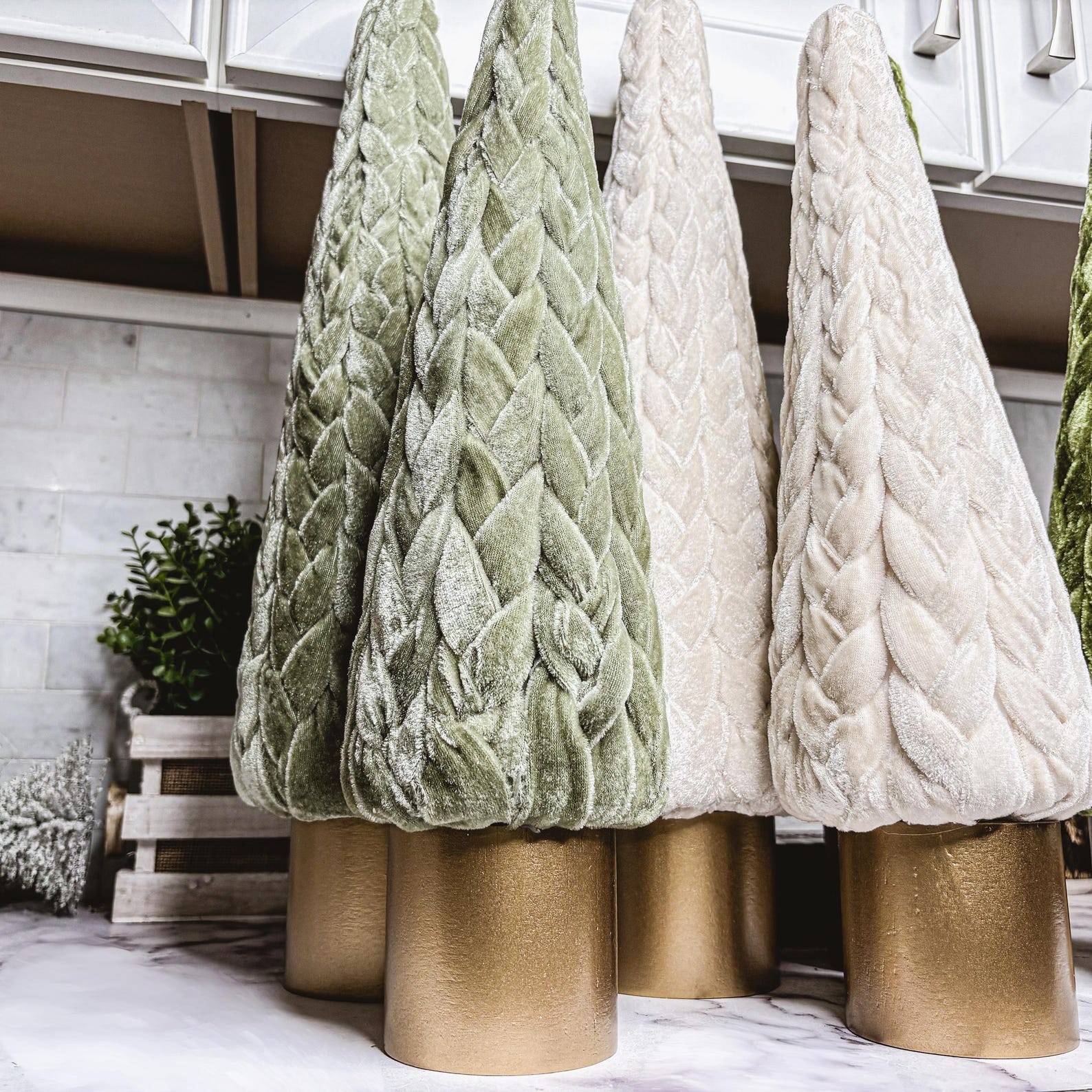 Velvet Christmas Trees, Velvet Tree Tabletop + Mantle Decor Ideas ...