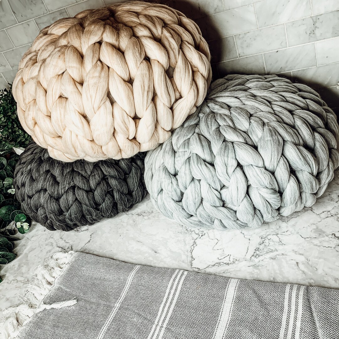 Chunky Knit Round Pillows, Handmade Vegan Friendly Chunky Knot Pillows ...