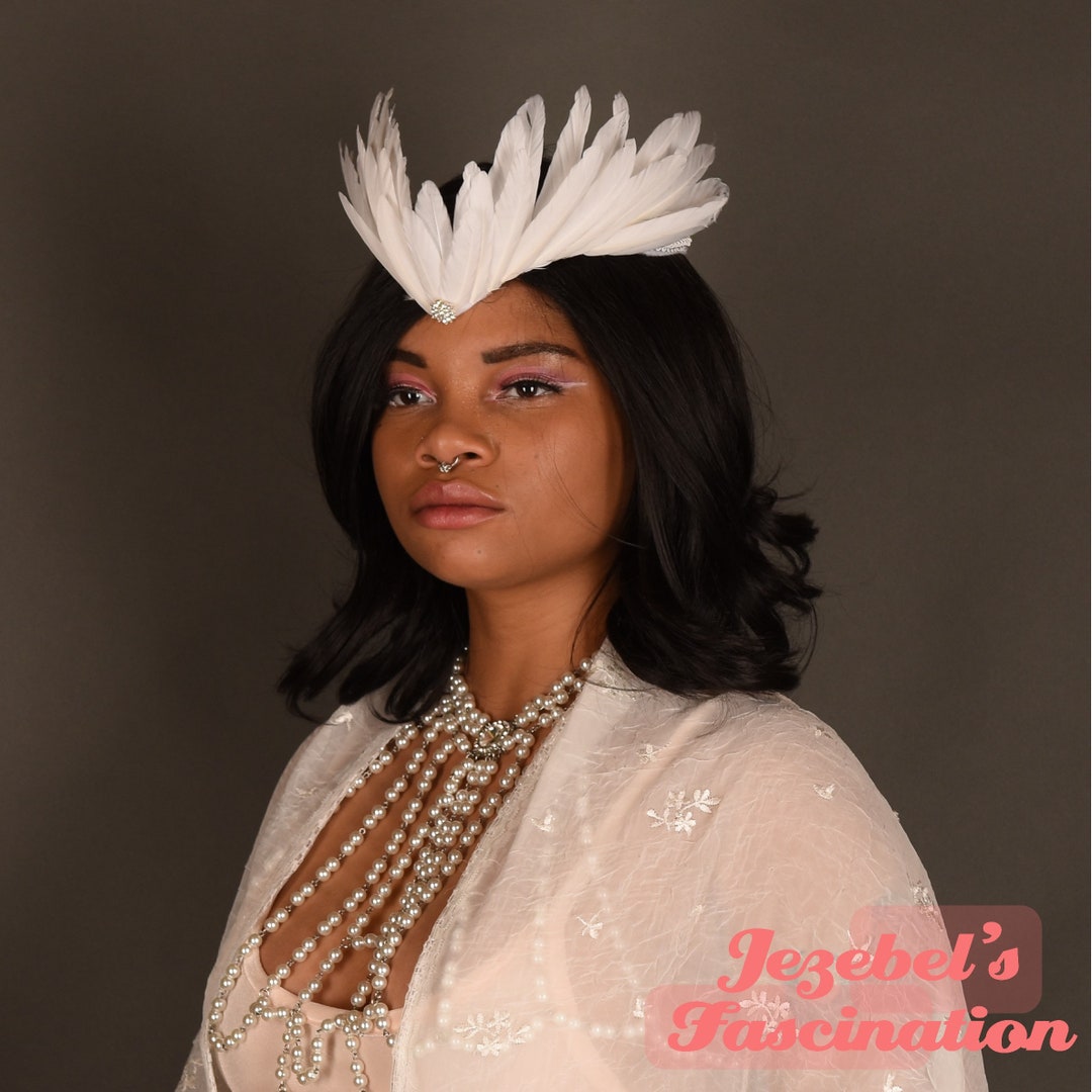 Feather Swan Medieval Renaissance, Dragon Crown, Fantasy Oracle ...