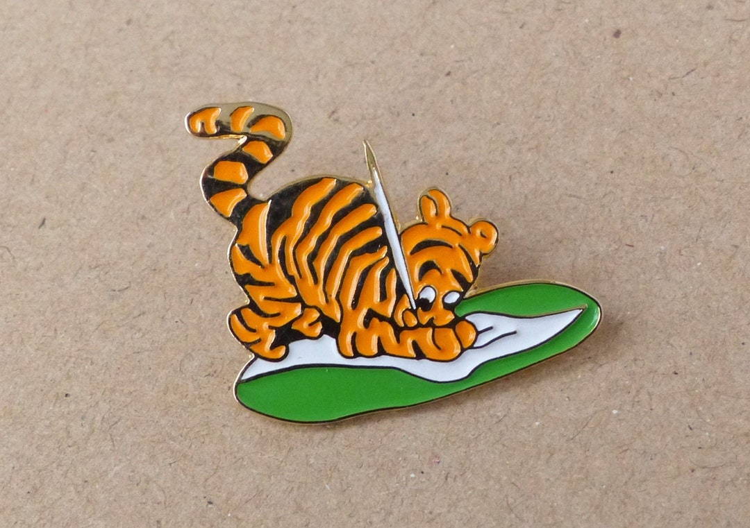 Classic Winnie the Pooh 'tigger Writing' Enamel Lapel Pin Badge ...