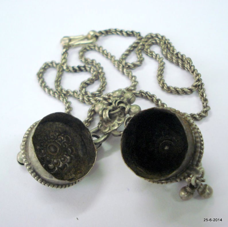 Vintage Antique Tribal Old Silver Chain Pendant Necklace Kajal Box ...