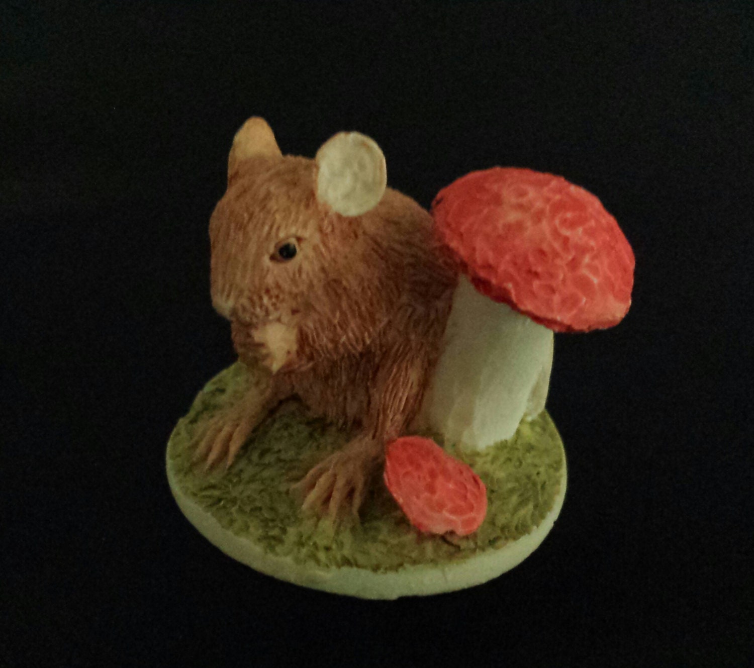 MINIATURE MICE With Mushroom Collectible Resin Decor Figurine - Etsy