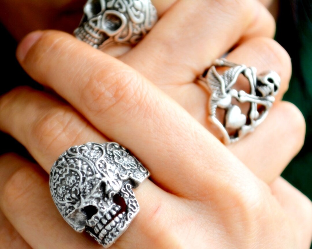 Halloween Skull Scary Ring, Scary Gift for Her, Skull and Bones Ring ...