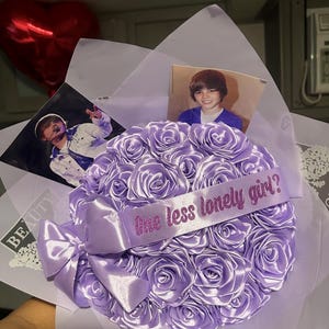 Justin Bieber Ramo Ribbon Eternal Rose Bouquet - Etsy