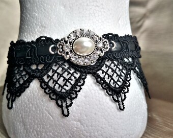Medieval choker | Etsy