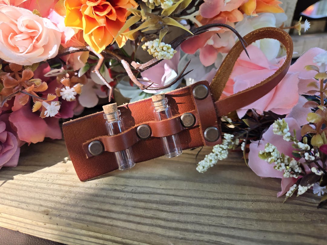 Small LEATHER BOTTLE HOLSTER, Snap Loop Leather Holster, Renfaire ...