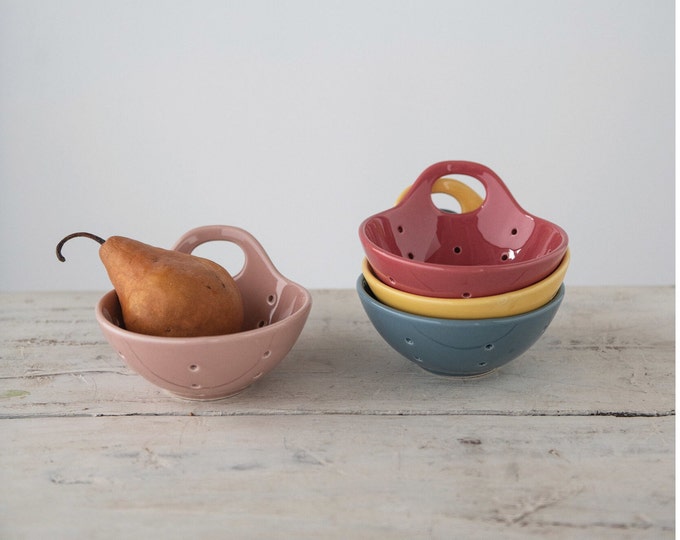 Ceramic Berry Bowls, 4 Colors | Berry Basket | Colander | Strainer - Etsy