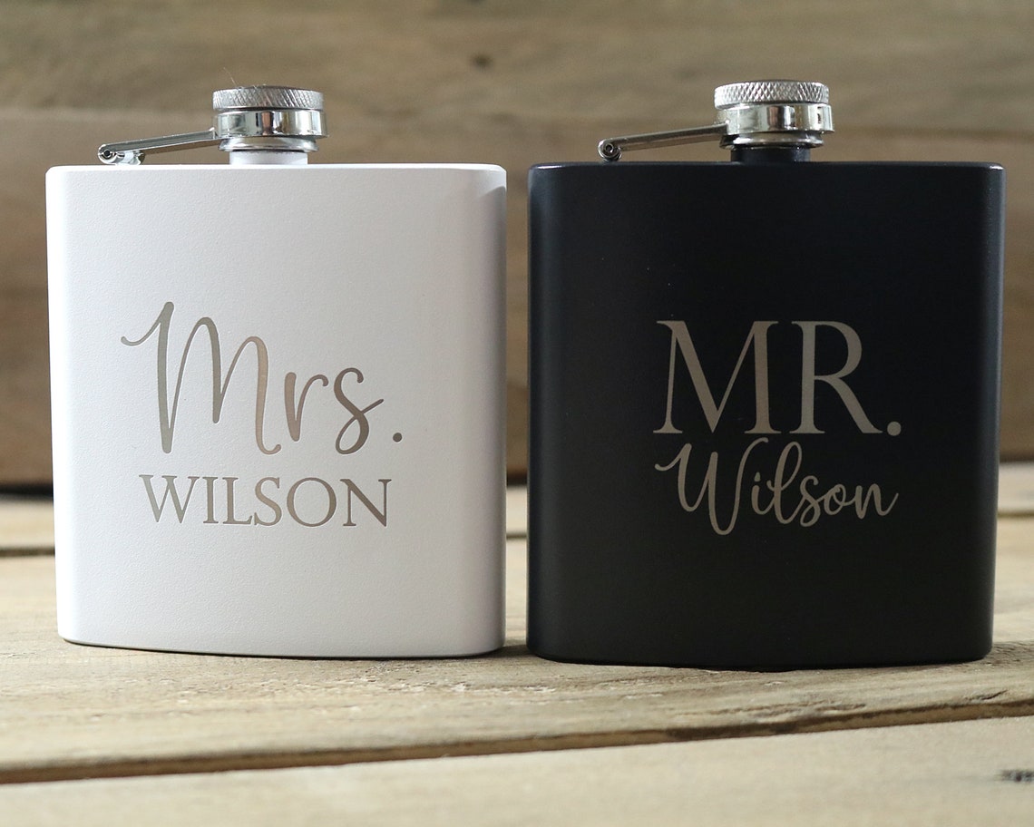 Mr. and Mrs. Flask Set Bride and Groom Flask Set Couples - Etsy