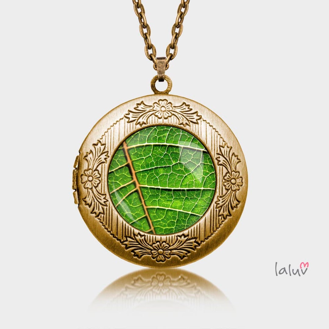 Locket Medallion LEAF - Etsy